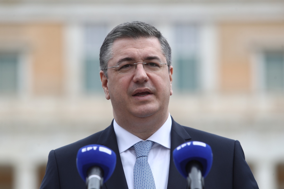 Τζιτζικώστας: Ελλείψεις καυσίμων μετά τον Ιούνιο αν συνεχιστεί ο ...