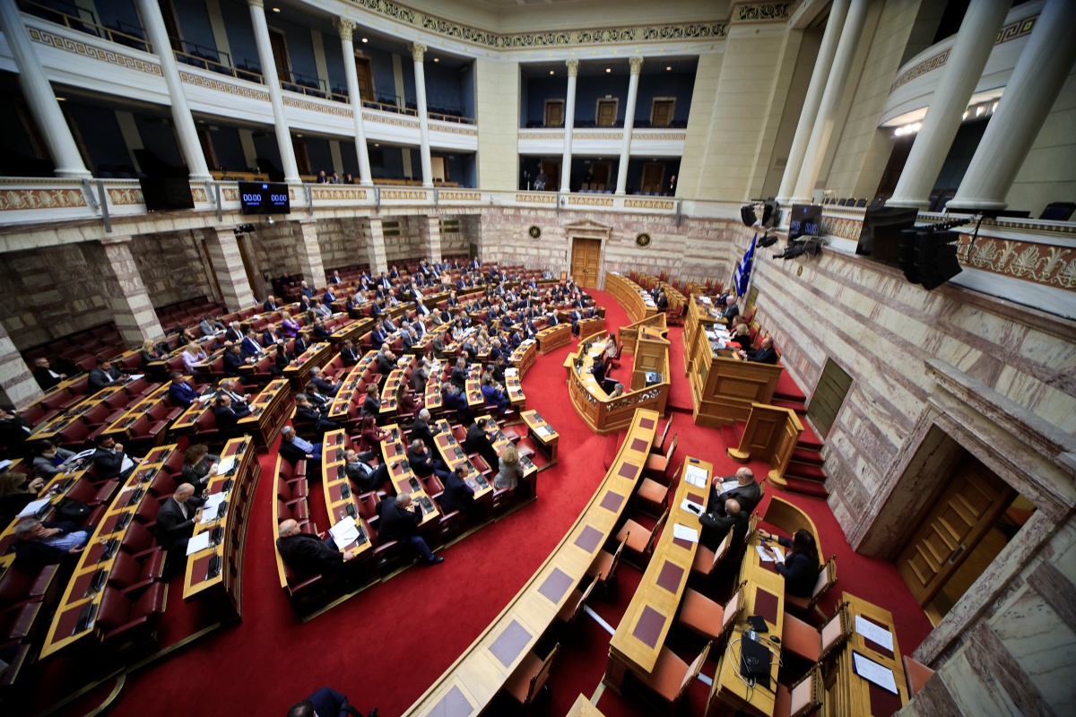 Βουλή: Εγκρίθηκε στην Επιτροπή Θεσμών ο διορισμός πέντε μελών στη ΡΑΑΕΥ ...