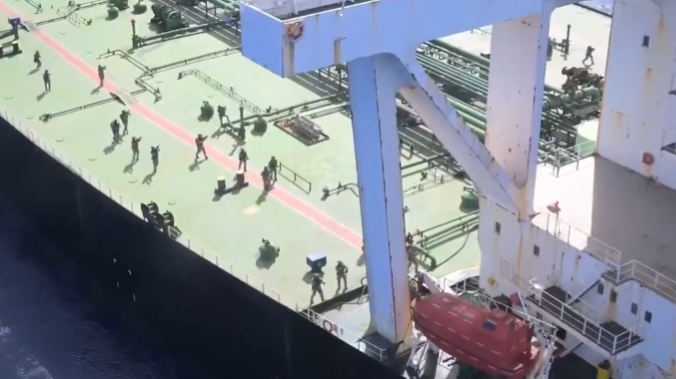 Νέο ρεσάλτο αμερικανικών δυνάμεων σε τάνκερ ιρανικών συμφερόντων στον ...